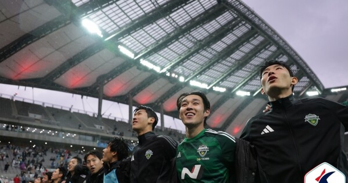 [k1.interview] ‘1G 1AS’ 맹활약 펼친 송민규...“나보다는 형, 동생들이 희생하고 있어”