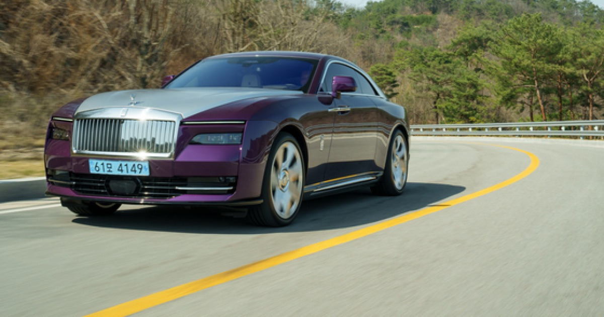 The Rolls-Royce Spectre is a spectacular magic carpet ride