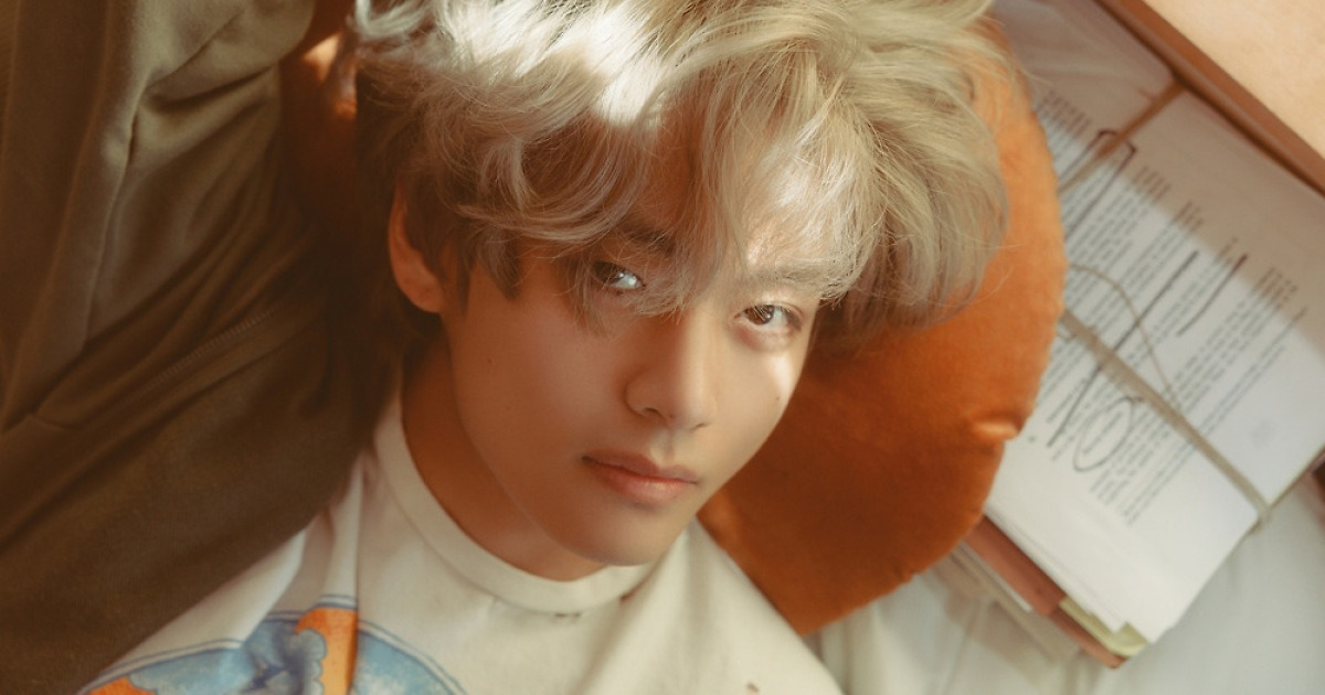 방탄소년단 뷔 日 K팝 인기아이돌·韓배우·미남 투표 1위 싹쓸이