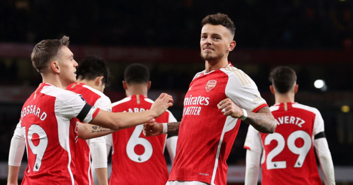 이대로 물러설 순 없지! '융단폭격' 아스널, 팔머 빠진 첼시 5-0 대파 → 다시 EPL 1위 도약