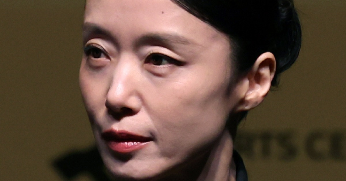 전도연 “27년만에 연극… 더 성장하고 싶어”