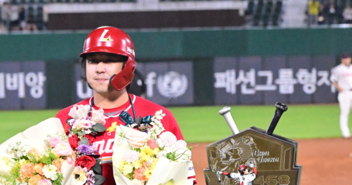 [MD포토] KBO리그 최다 홈런 기록한 SSG 최정