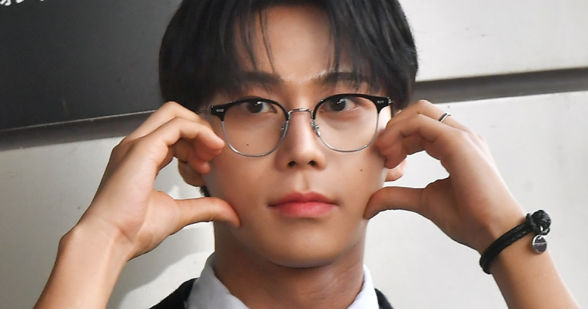 BAE173 준서, 눈에 확 띄는 출국장 존재감 [포토엔HD]