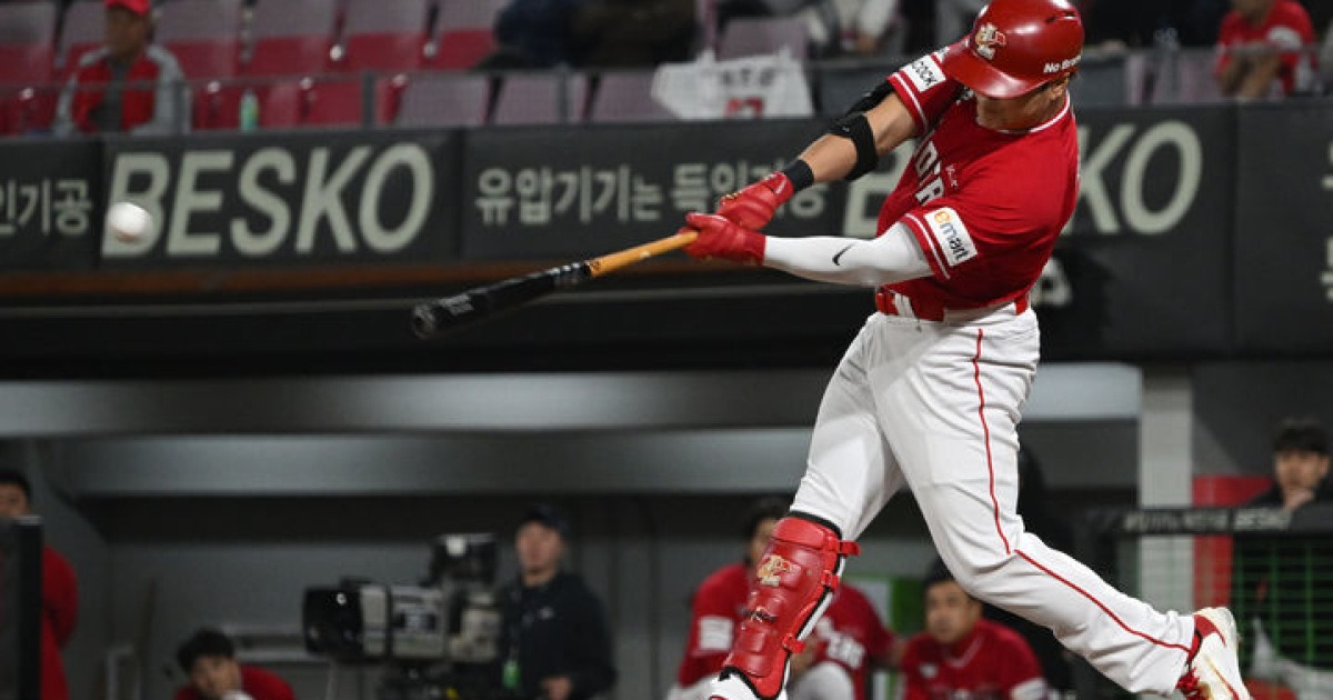 SSG 추신수, 한·미 통산 2000안타…MLB 1671개·KBO 329개
