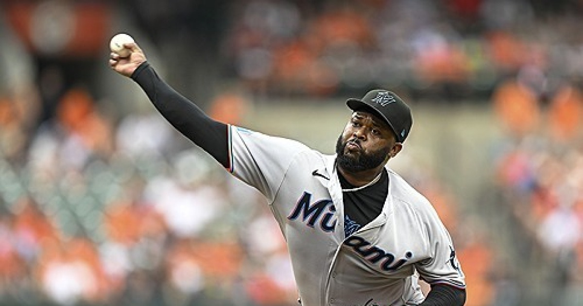 Rangers Cueto Baseball
