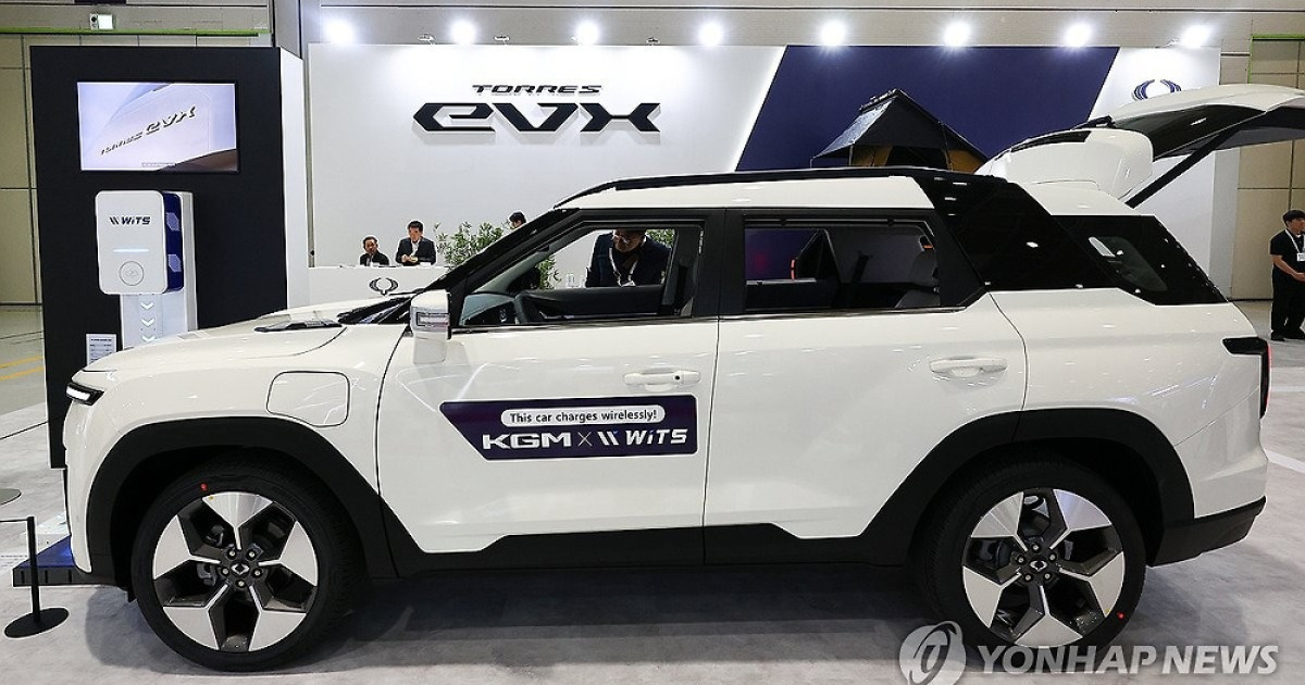 EVS37에 전시된 KGM 토레스 EVX