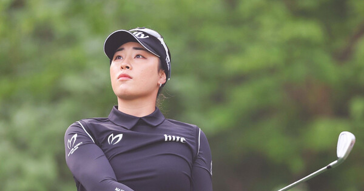 '데일리 베스트 8언더파' 윤이나, 73계단 급등한 공동 9위 [메이저 KLPGA 챔피언십]