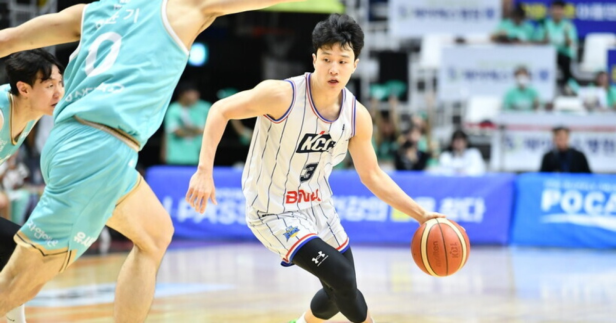 ‘허웅-허훈 득점 대결 펼쳐진 3Q 압도’ KCC, 먼저 웃다…챔피언 확률 69.2%