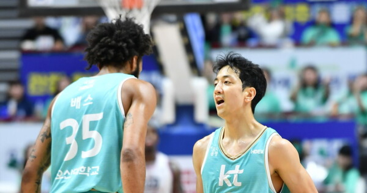 '배스+허훈 58점 폭발' KT, KCC 101-97로 누르고 시리즈 원점으로 돌렸다
