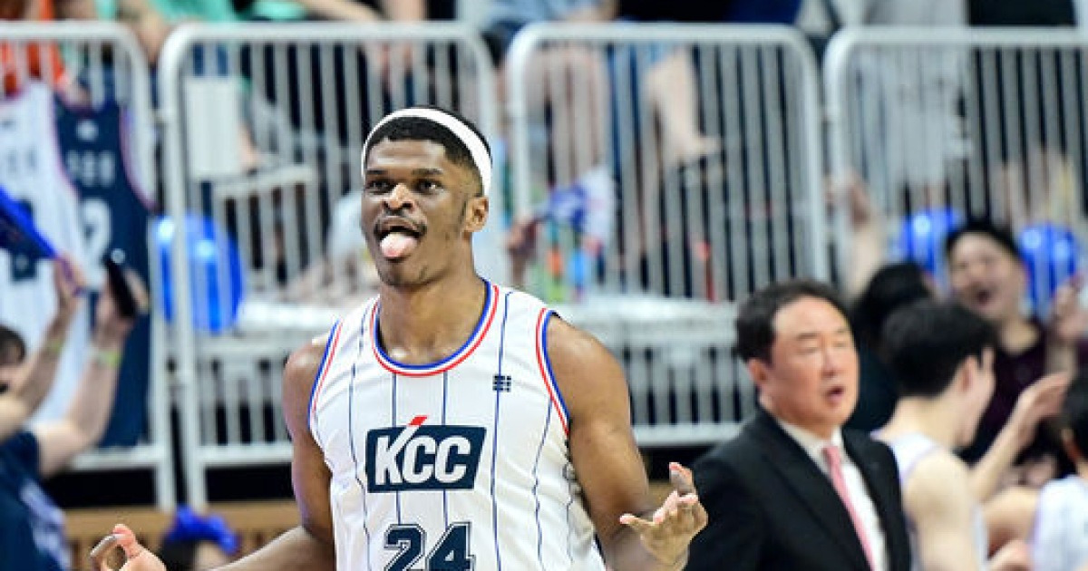 KCC 존슨, '챔프 2차전 크레이지 모드' [사진]