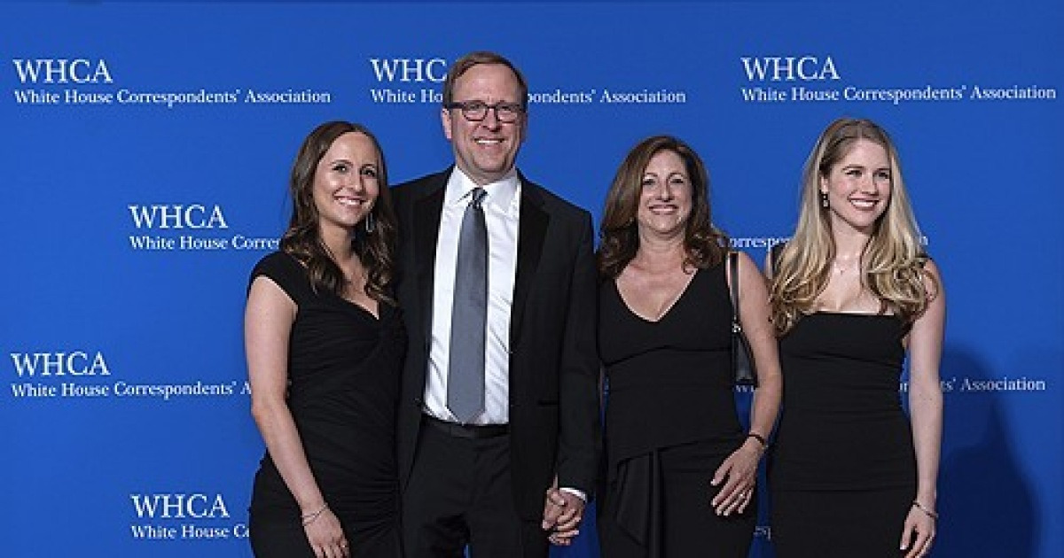 WHCA Dinner Red Carpet