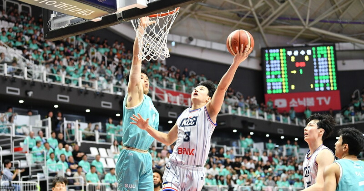 [KBL FINAL] '턴오버에 발목 잡힌' KCC, 허웅-라건아 4쿼터 추격전은 빛났다
