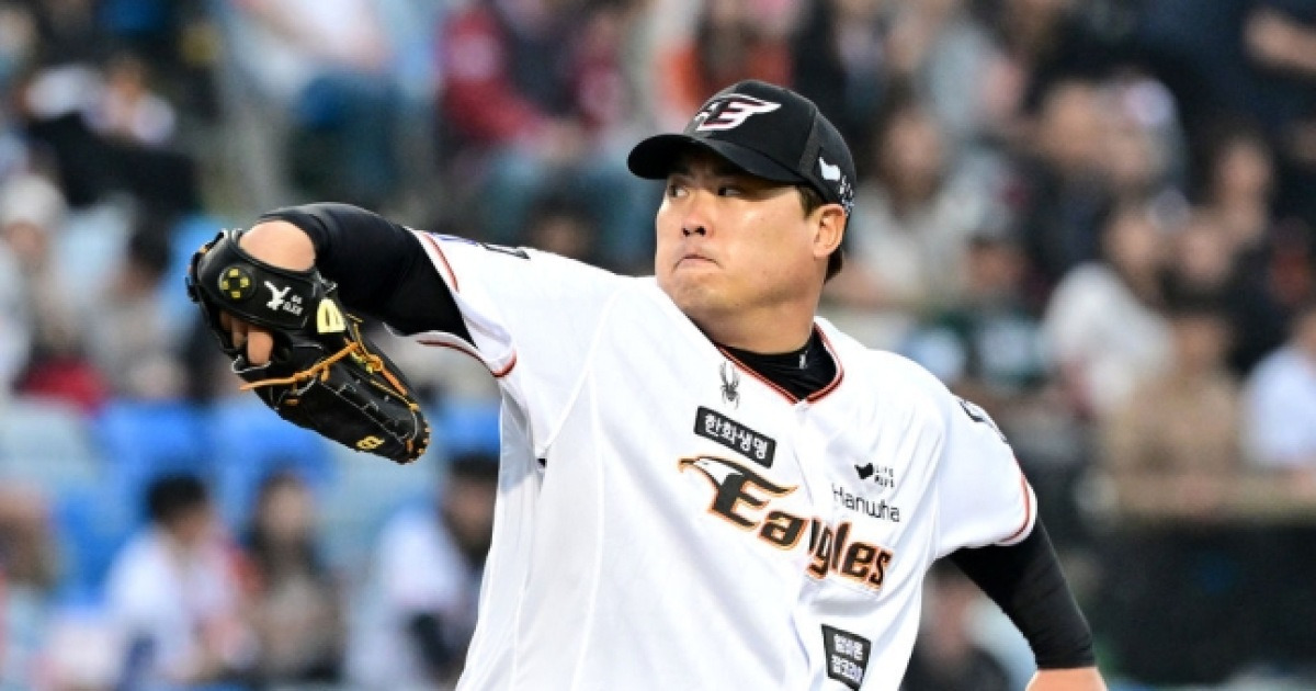 'ABS도 이겨낸 103구 역투' 류현진, KBO 100승이 보인다! 6이닝 2실점 QS... 노시환 만루포 앞세운 한화 4-2 리드 [대전 현장]