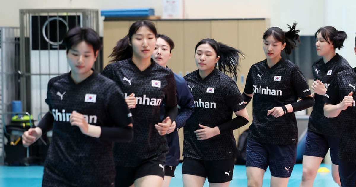 몸 푸는 여자배구 대표팀 선수들