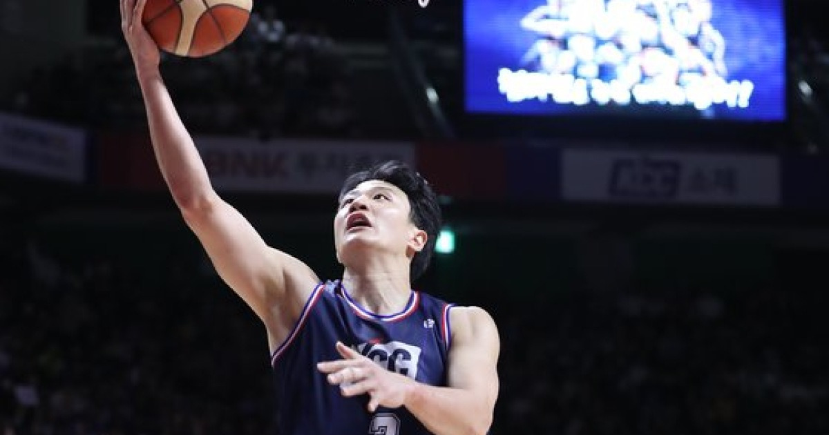 '1만 관중 응원' KCC, KT 꺾고 챔프전 2승1패...허웅 26점 활약