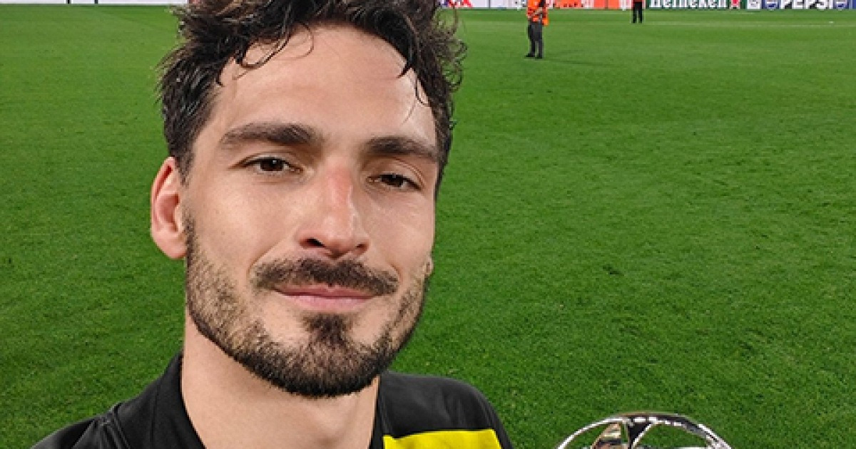 [공식 발표] '베테랑은 살아있다' BVB 훔멜스, 음바페 상대 무실점 승리 → PSG전 POTM 선정