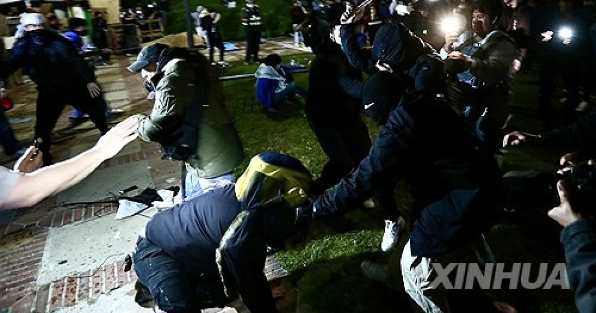 U.S.-LOS ANGELES-UCLA-CAMPUS-VIOLENT CLASHES