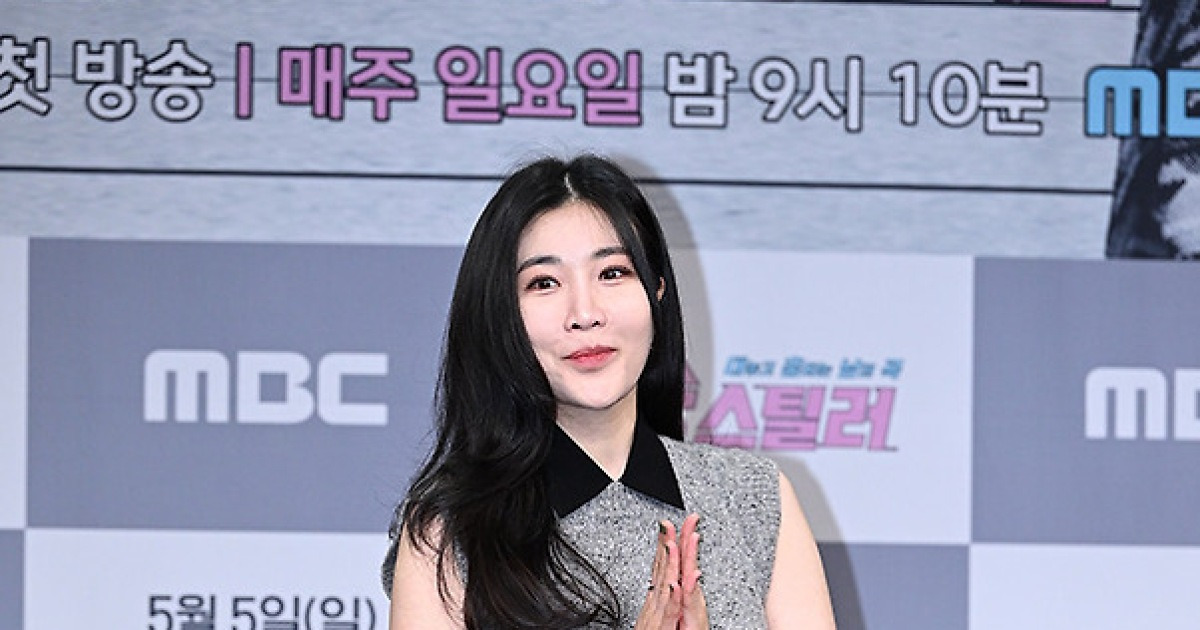 [mhn포토] 이해리 '첫 MC 도전 떨러요'