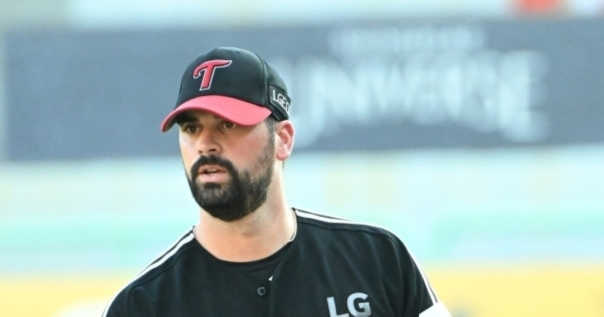 'KBO 26승' 前 LG 플럿코, 드디어 행선지 찾았다…MIN와 마이너 계약, 미국서도 '트윈스' 유니폼 착용