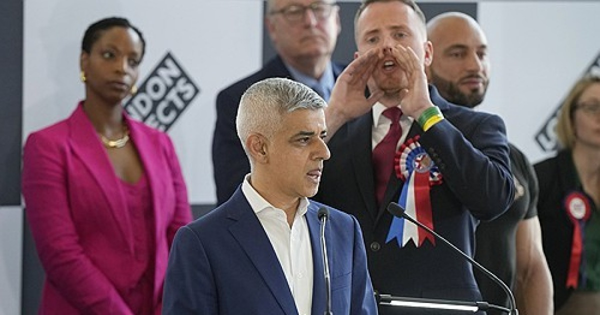 CORRECTION Britain Election