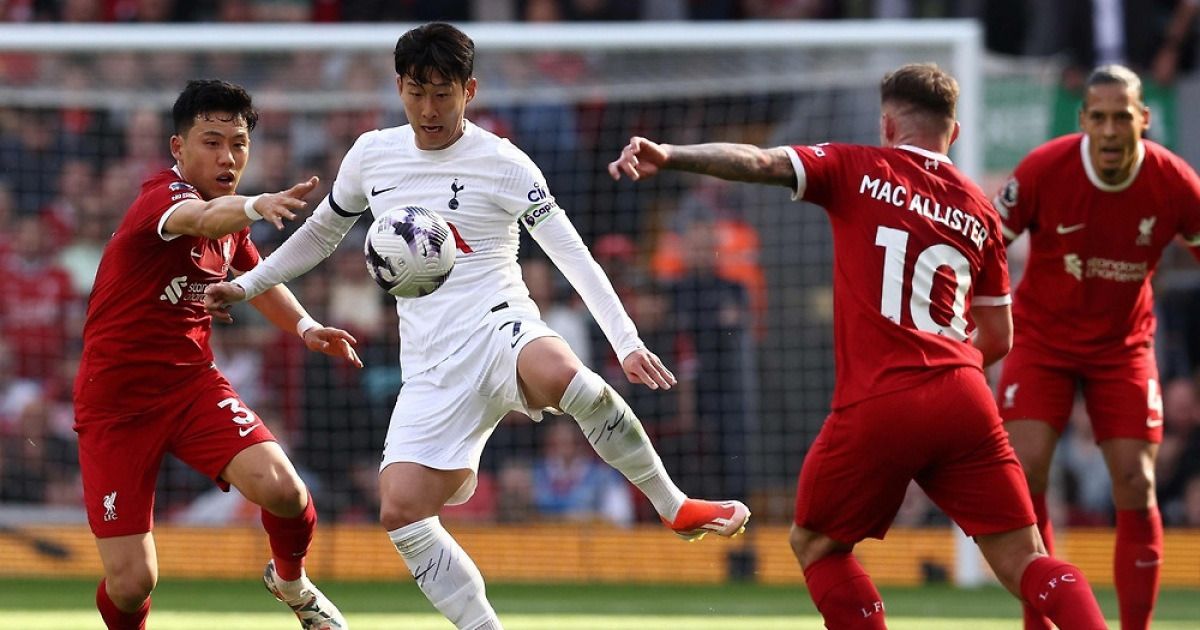 [속보] 손흥민, EPL 300번째 출전서 시즌 17호골…리버풀전 5경기 연속골