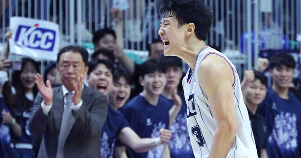 허웅, 허훈과 '형제 대결' 최종 승자! 슈퍼팀 KCC, 13년 만에 챔프전 우승 감격! 시리즈 '4승1패' [수원 현장리뷰]