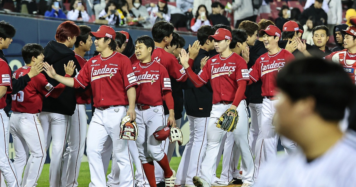 SSG, LG 상대로 4대2 승리