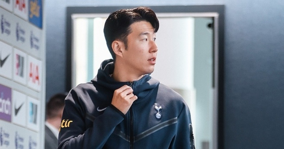 손흥민 EPL 통산 300경기+120호골 달성→또 대기록 도전... '도움 1개면 되는데' 남은 건 3경기