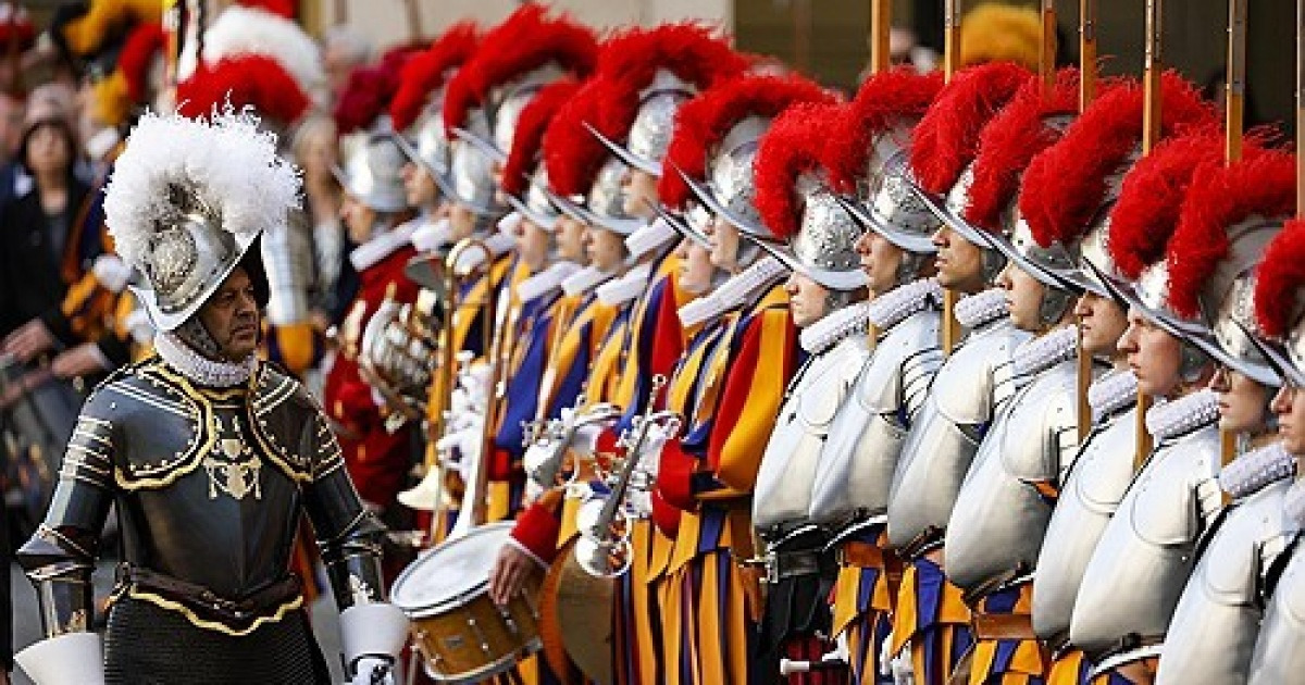 VATICAN SWISS GUARDS