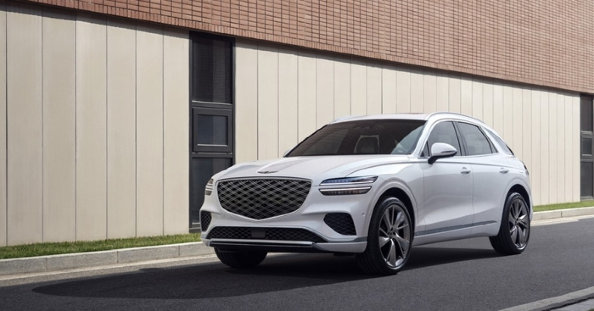 제네시스, 3년만에 'GV70 부분변경' 출시…MLA 램프에 27인치 디스플레이 탑재