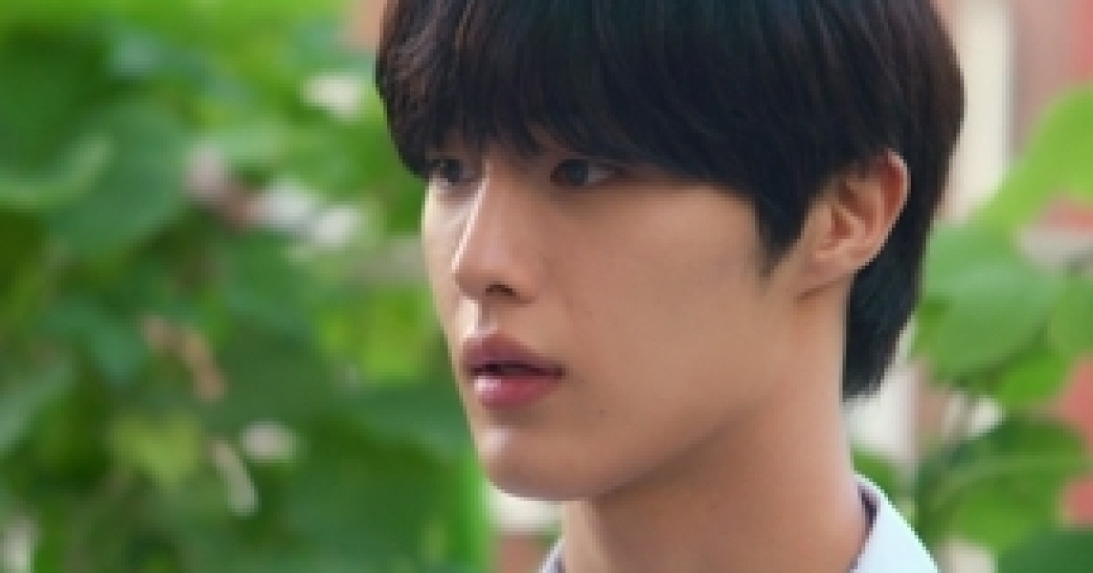 CIX 현석, 전교 부회장 부로운과 찰떡 싱크로율...‘이사장님은 9등급’ 몰입 이끈 ‘반전 매력’