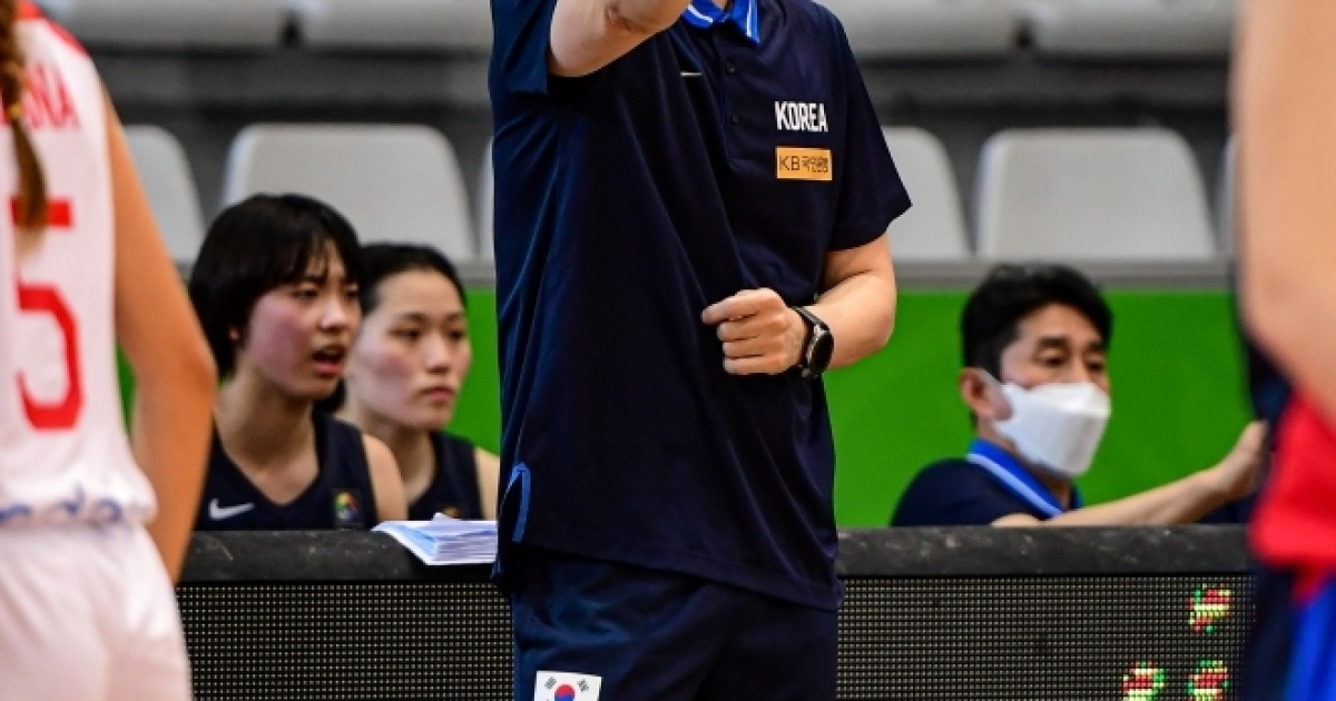 5년 전 ‘U19 감동 9위’ 이끈 승부사 박수호 감독, 대한민국 女농구 지휘봉 잡았다…‘인천 金’ 양지희 코치와 함께해