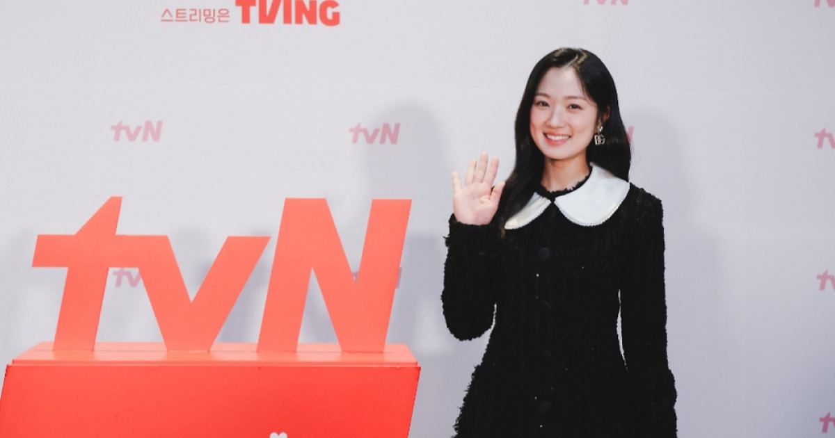 "물 들어오는데..변우석과 비교돼" 김혜윤 팬들, 소속사에 뿔났다[★NEWSing]