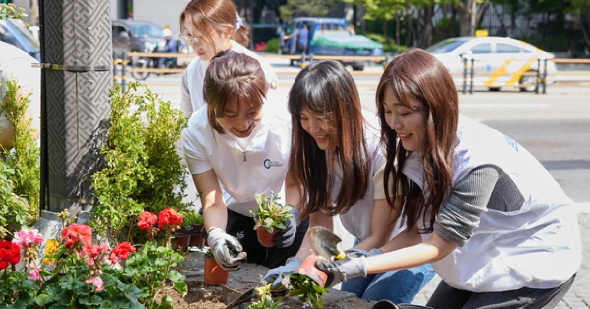 BAT Rothmans' 'Ggot Bat' campaign aims to clean up Seoul's alleys