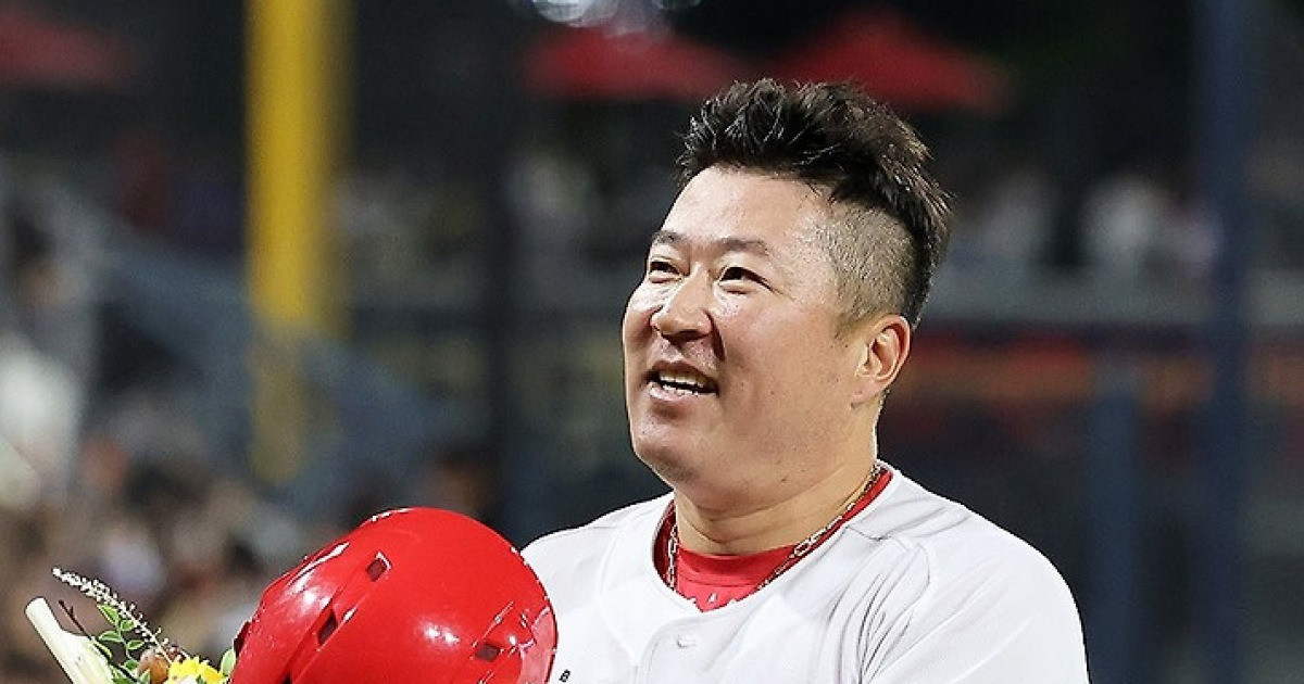 최형우, KBO 최초 500개 2루타