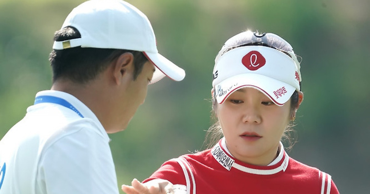 [mhn포토] 이소영, 물 받아주세요