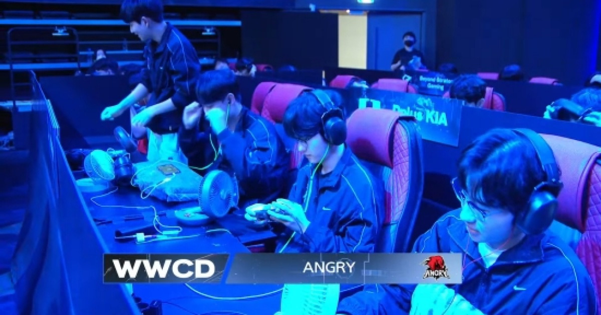 '분노의 치킨 먹방!'…앵그리, 파이널 2일 차 4매치 승리 (PMPS 1)