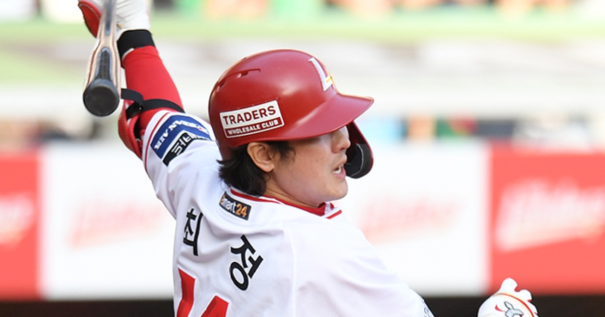 '김도영 통한의 실책→최정 역전 홈런' SSG, 10-6으로 DH 2차전 승리