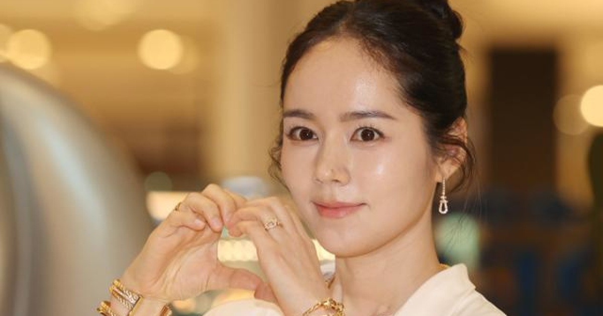 "한가인 말고 조수빈 써"...KBS 경영진, 교양 프로 MC 압박 논란