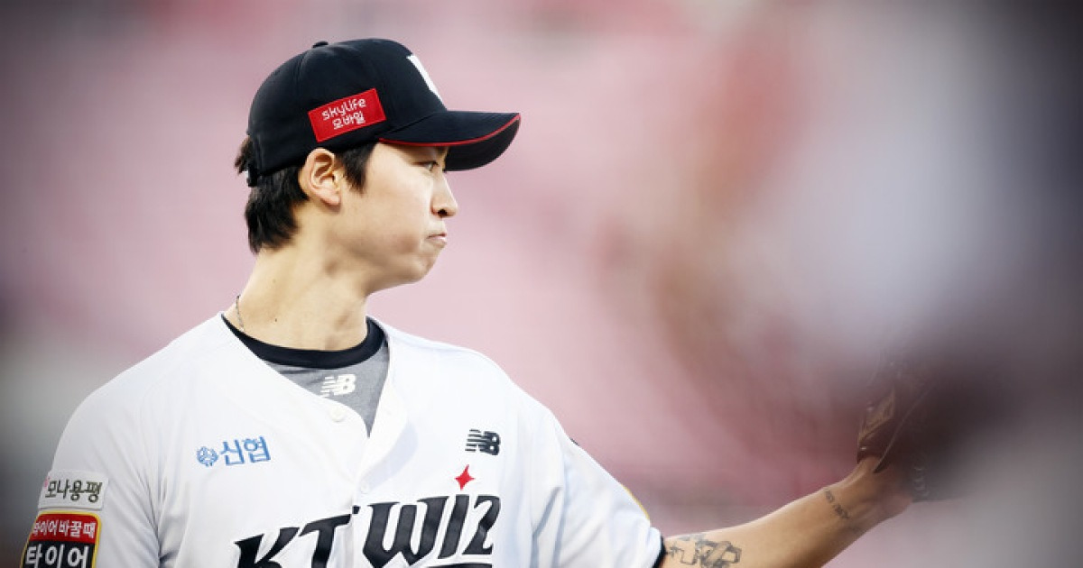 KT 엄상백, 6이닝 2실점 7삼진 호투에도 '패전 위기' [수원에서mhn]