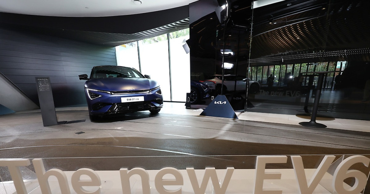 새롭게 공개된 더 뉴 ev6