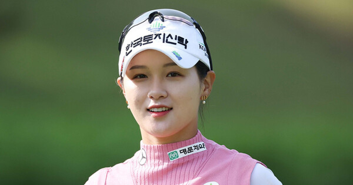 '눈앞에서 놓친 매치퀸 타이틀' 박현경, 이번주 설욕전 기대 [KLPGA 두산매치플레이]