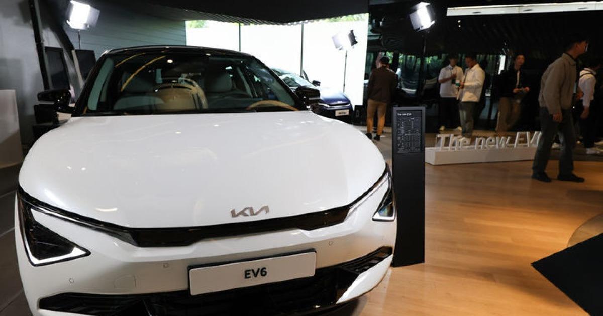 기아, 더 뉴 EV6 공개… 1회 충전으로 494km 주행 [뉴시스Pic]