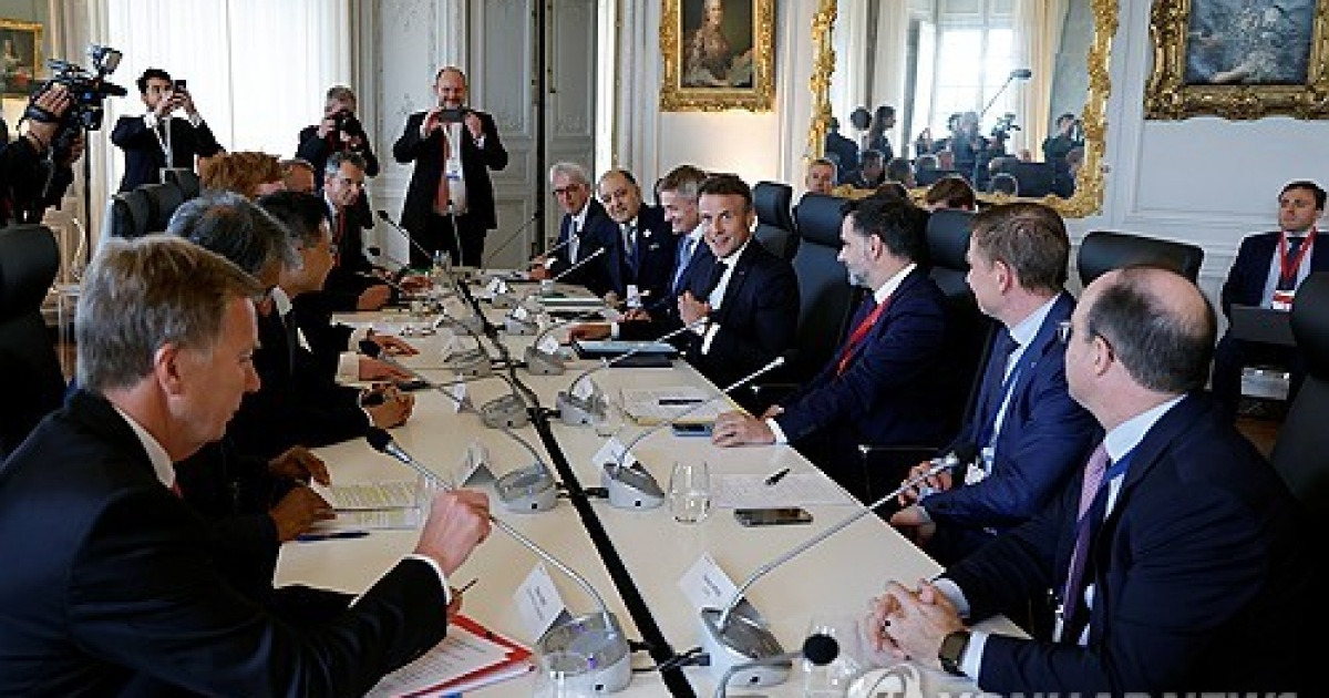 FRANCE GOVERNMENT ECONOMY INVESTMENTS DIPLOMACY