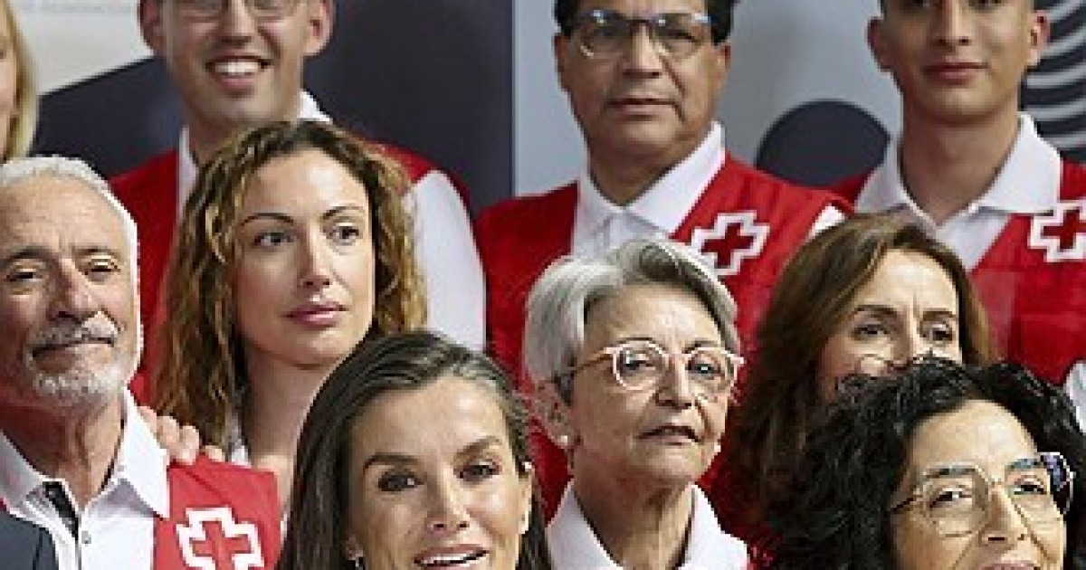SPAIN ROYALS RED CROSS