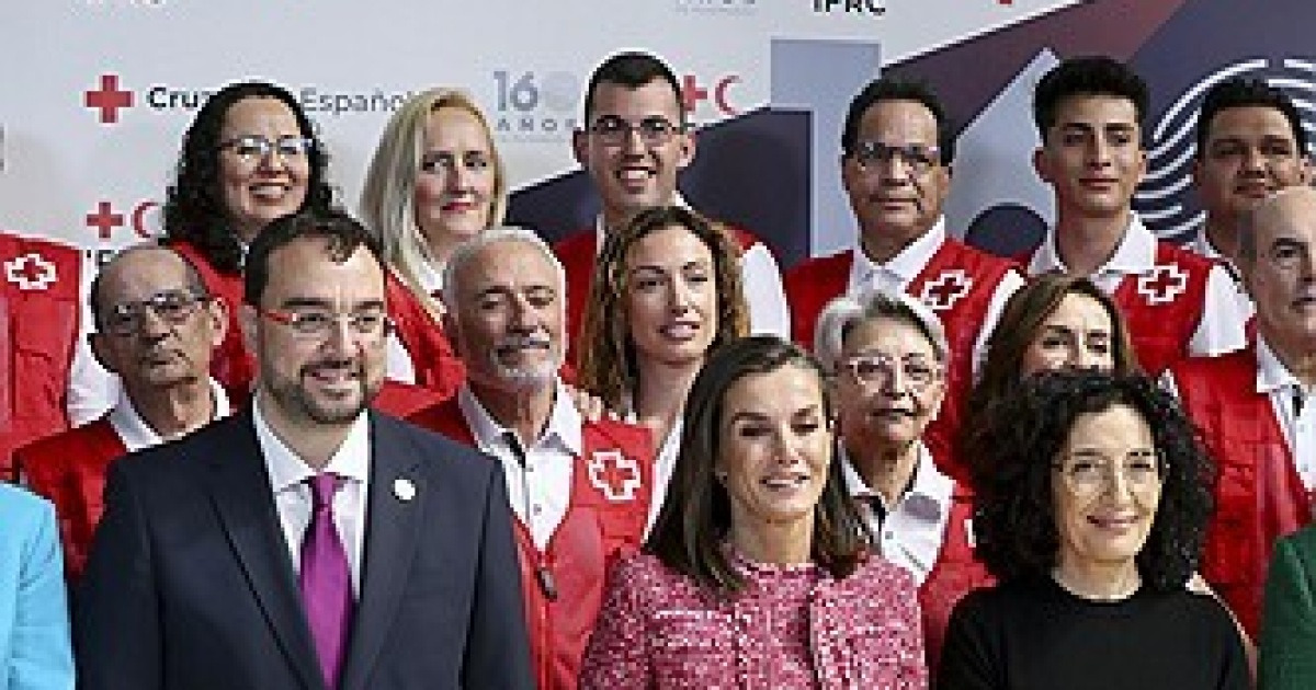 SPAIN ROYALS RED CROSS