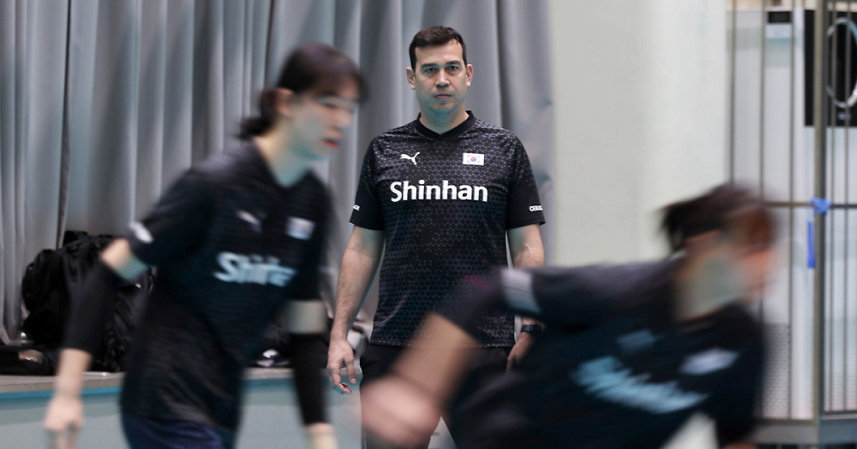 '모랄레스 체제' 여자 배구, VNL 28연패…중국에 0-3 완패