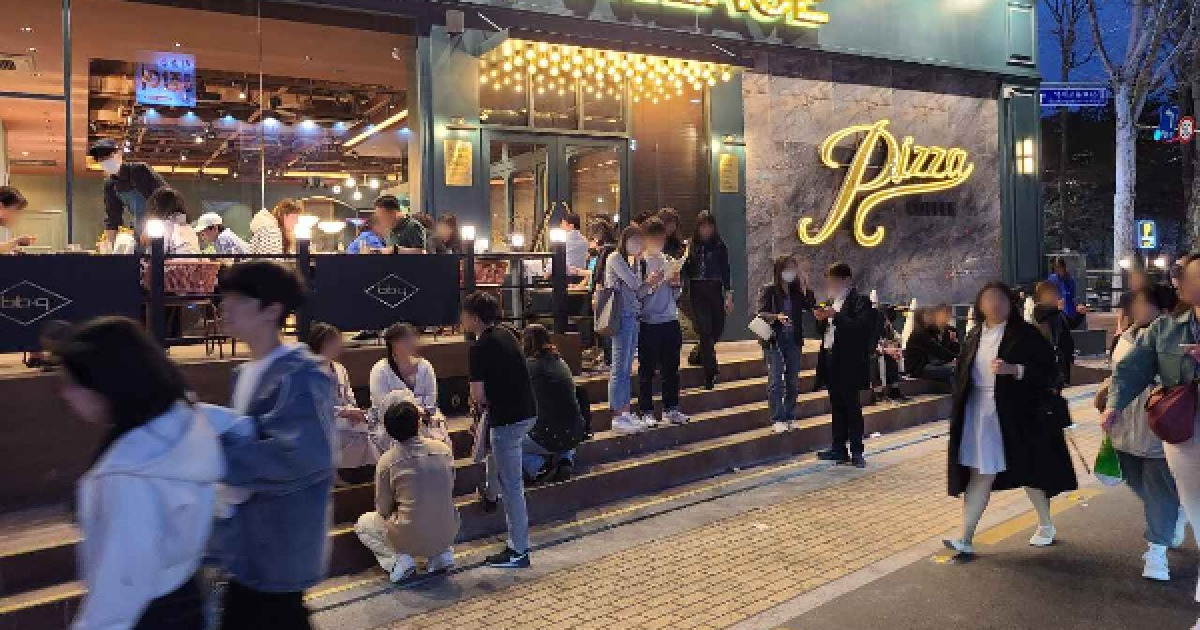 [S리포트] 확 젊어진 BBQ, MZ 마음 어떻게 훔쳤나