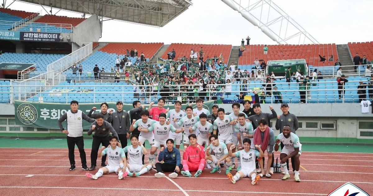 [K리그2 12R] ‘정한철-플라나 연속골’ 김포, 충남아산 원정에서 2-1 승… 3경기 만에 승리