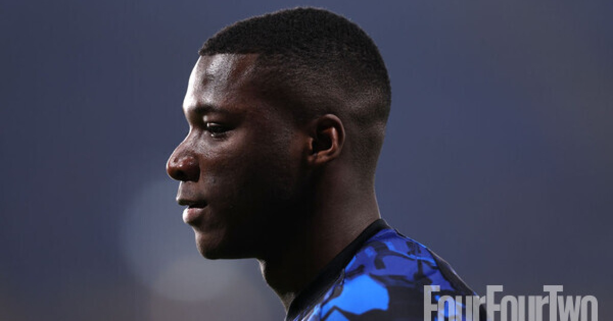 ‘평정심이 부족했다, 엄청난 실패작’...‘1600억’ MF, PL 최악의 영입 2위→1위는?